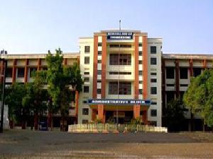 Calicut University B.A/ B.Com Open Entrance Examinations 2013 - Careerindia