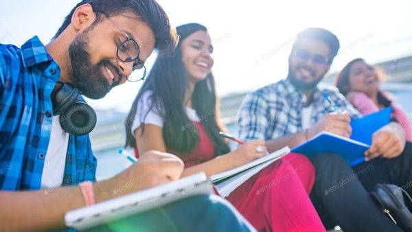 How to Choose the Right Career Path; A Comprehensive Guide - Careerindia