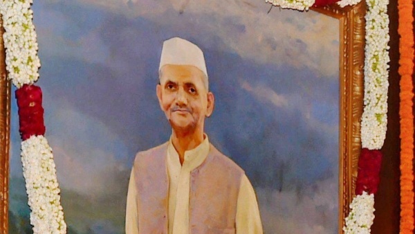 1000 word Essay on Lal Bahadur Shastri in english, His Life History ...